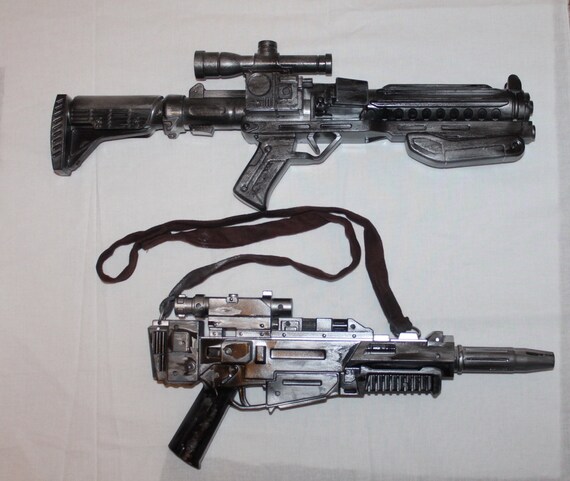 BUNDLE Captain Phasma's F-11D Blaster Rifle and Finn's
