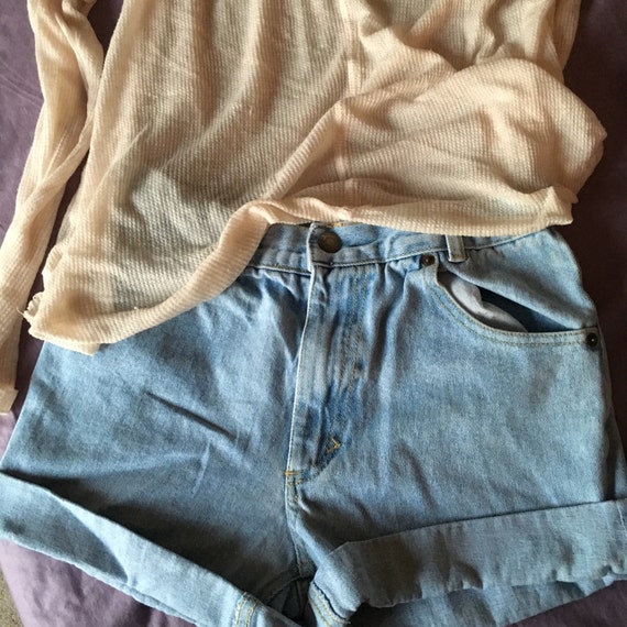 bugle-boy-jeans-lightwash-denim-highwaist-shorts-90s-by-annatacru