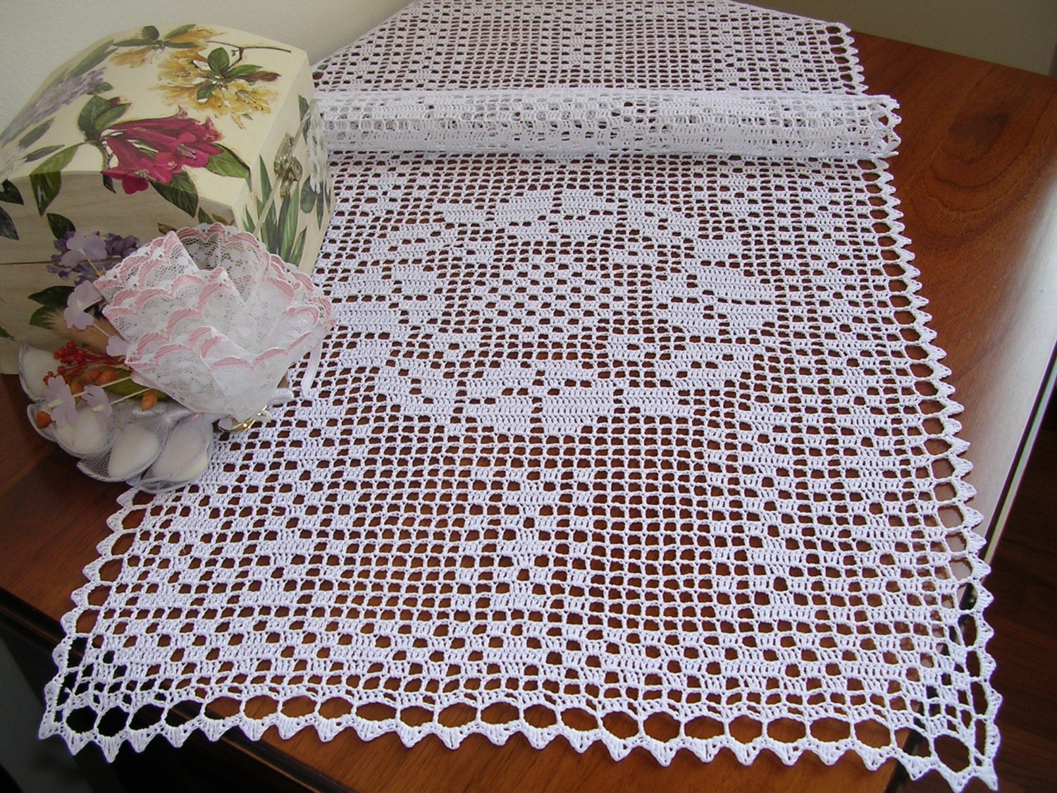 Centro pizzo ad uncinetto a filet crochet lace runner doily