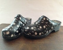 Popular items for wood clogs on Etsy