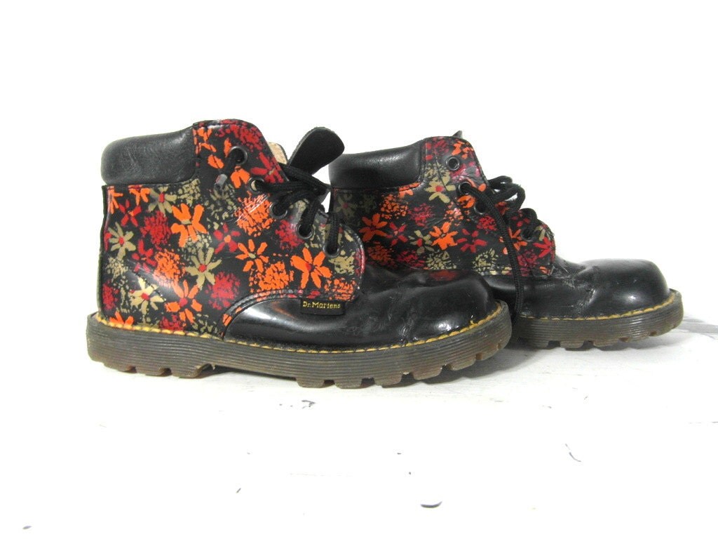 Kids Doc Martens boots Kids toddler shoe size Us 13 Uk