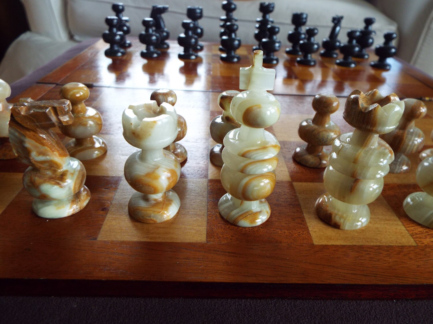black and brown Italian alabaster chess set mahogany inlaid