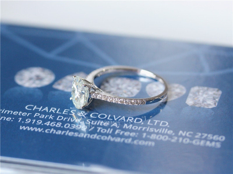 Charles & Colvard / 6x8mm Oval Moissanite Engagement Ring 14K