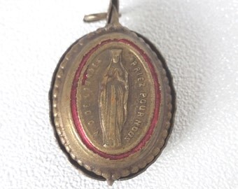 Reliquary locket | Etsy