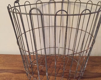 Items similar to Vintage Wire Clam Basket, New England on Etsy