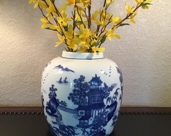 Blue willow vase | Etsy