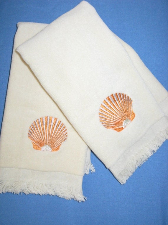 EMBROIDERED SEASHELLS.Tip Towels.Scallop Seashells.Guest