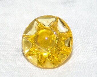 Victorian Clam Broth Glass Button by YesterYearsFindings on Etsy