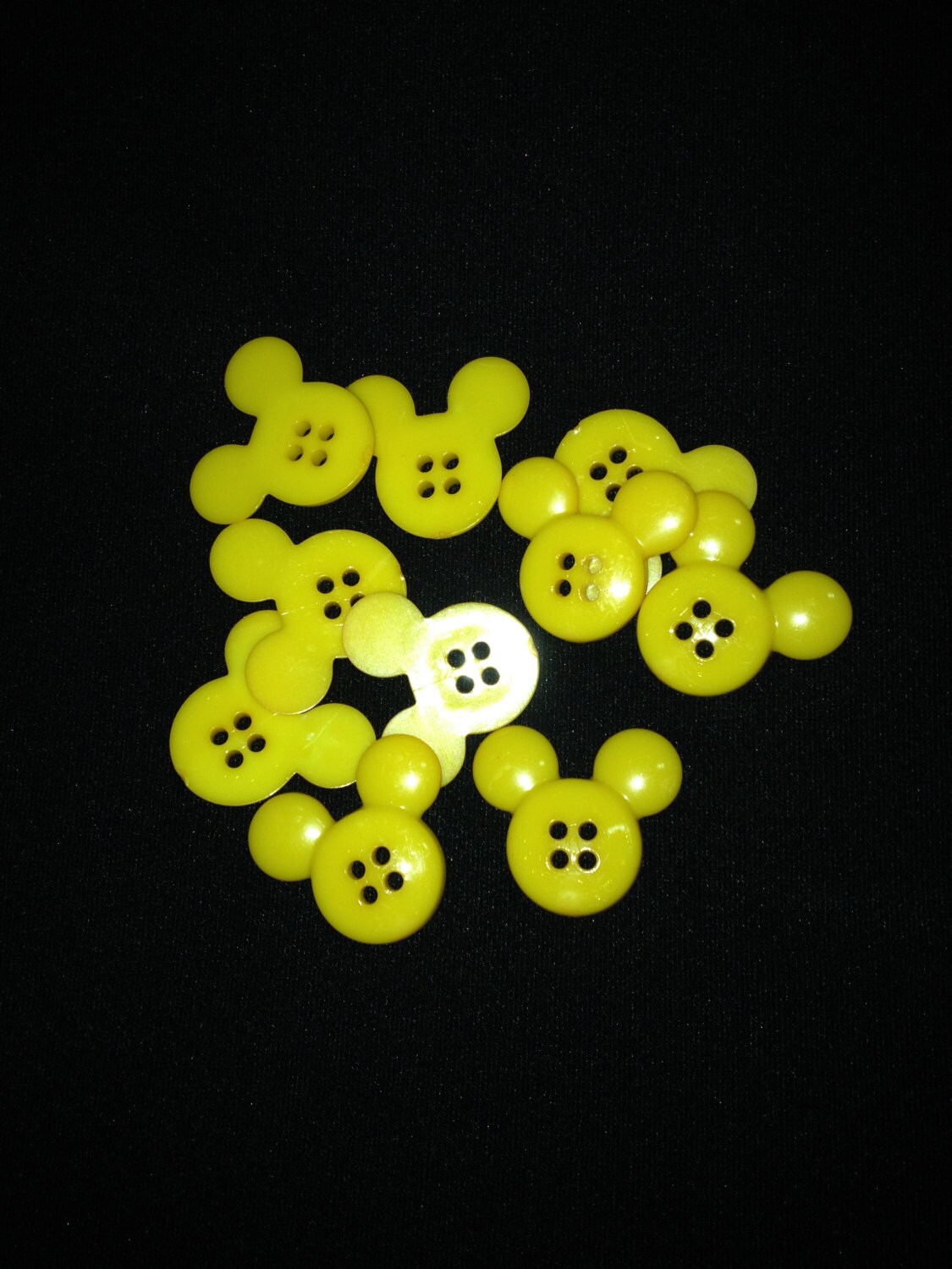 Mickey Mouse Plastic Buttons/ Four holes Buttons /Sewing