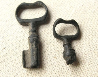 10 pcs Vintage Keys Flat Keys Old Keys Steampunk by MyBootSale
