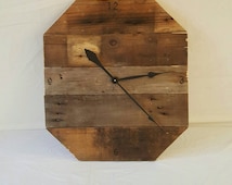 Popular items for pallet wood clock on Etsy