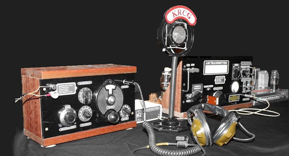 1920s AM Radio Station Fully Functional by TheOldTechnologyShop