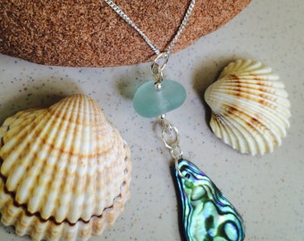 Items similar to Steampunk Pendant in Resin with Key with Paua Shell ...