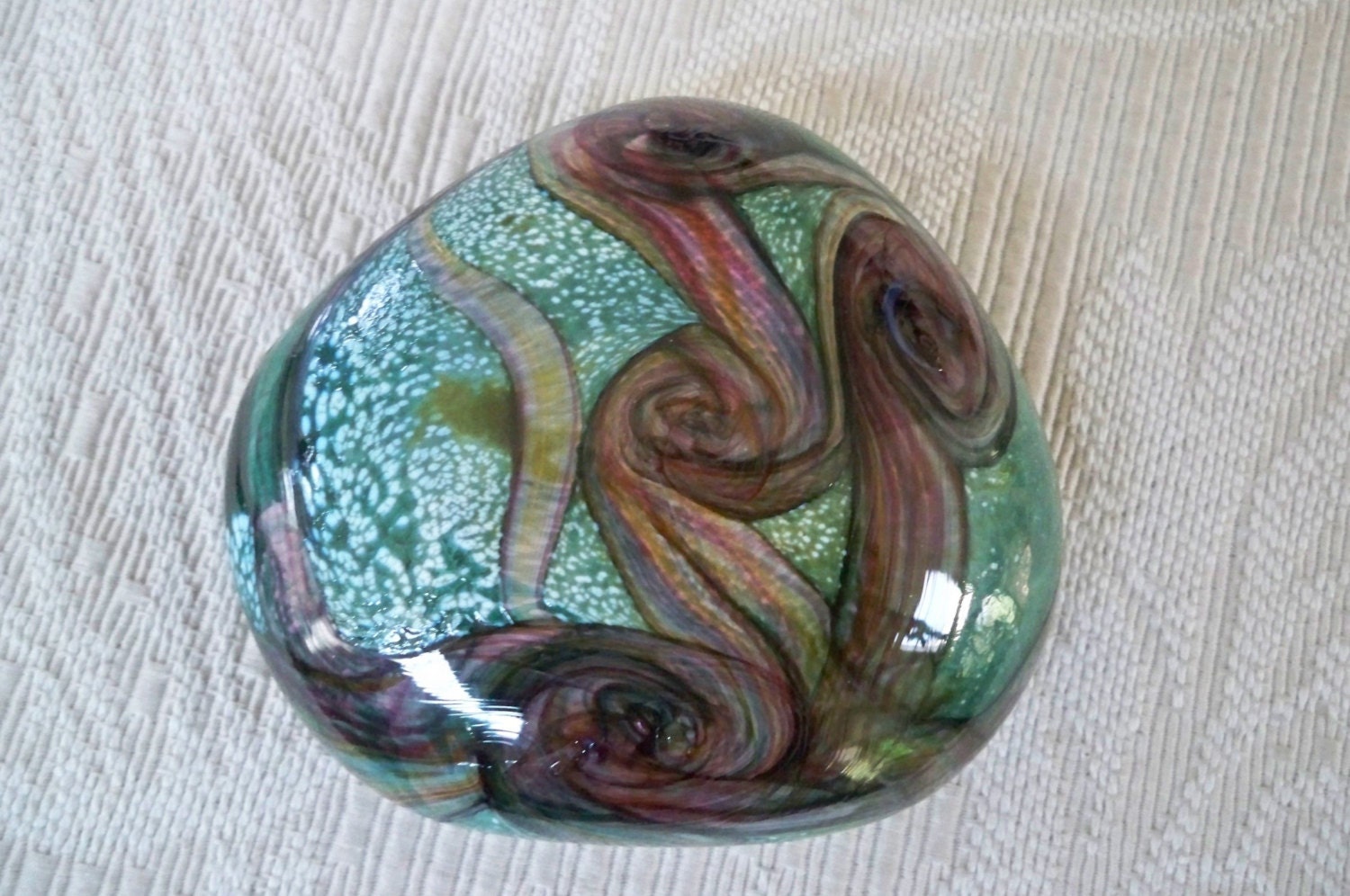 Vintage Collectible Glass Paperweight Isle of Wight Glass Made