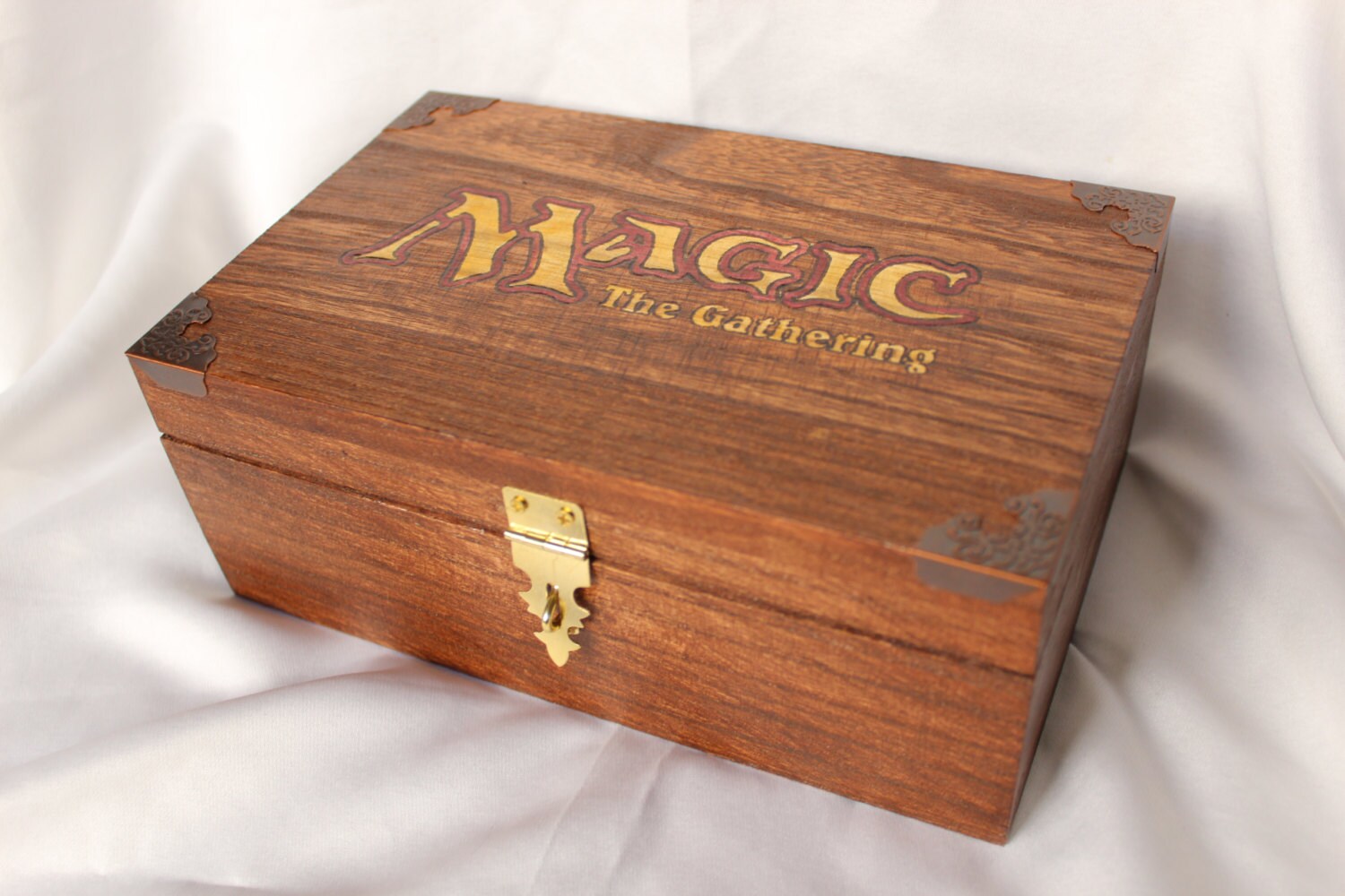 Magic the Gathering deck box with removable dividers