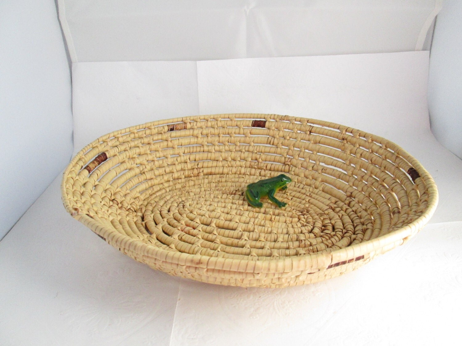 Small Shallow Oval Basket with Minimalist Design hand woven basket ...