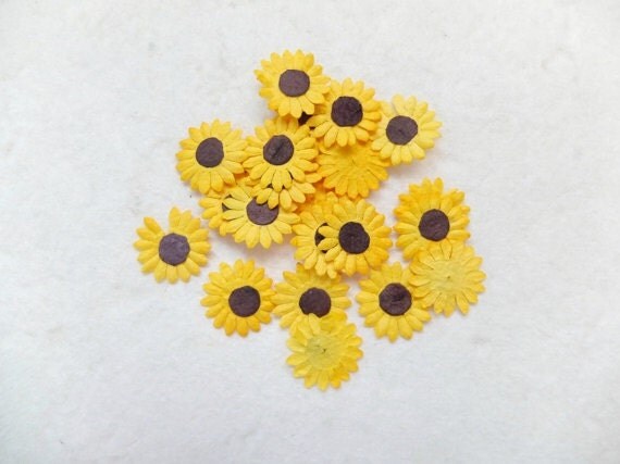 50 pcs 15mm mini paper sunflower embellishments 1.5 cm die