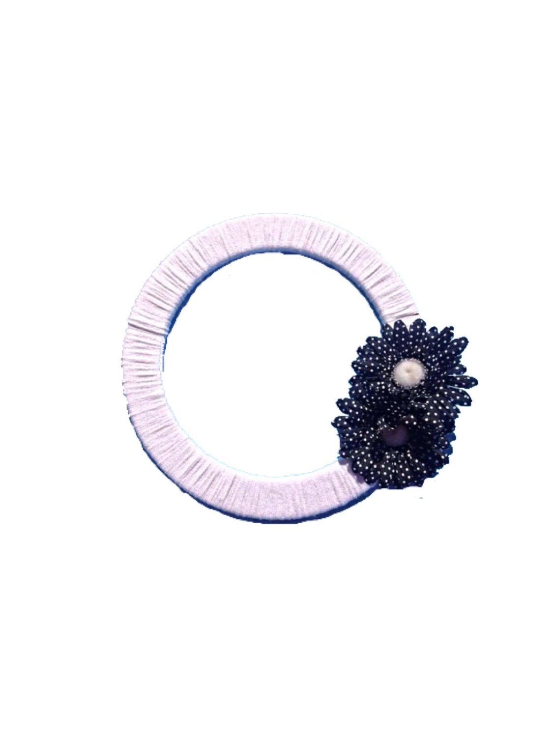Elegant Black Polka Dotted Daisy Yarn Wreath