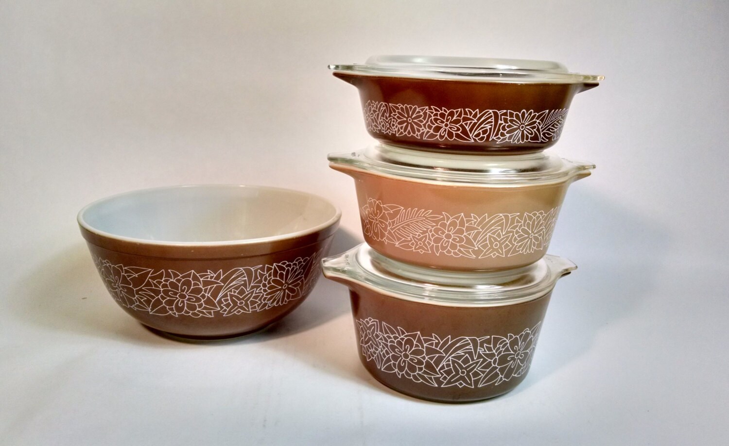 Vintage 7 Piece Set Pyrex Mixing Bowl / Covered Casserole Dishes ...