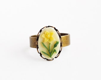 Daffodil ring | Etsy