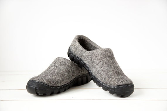 Wool boots for men in grey wool with rugged soles Handmade