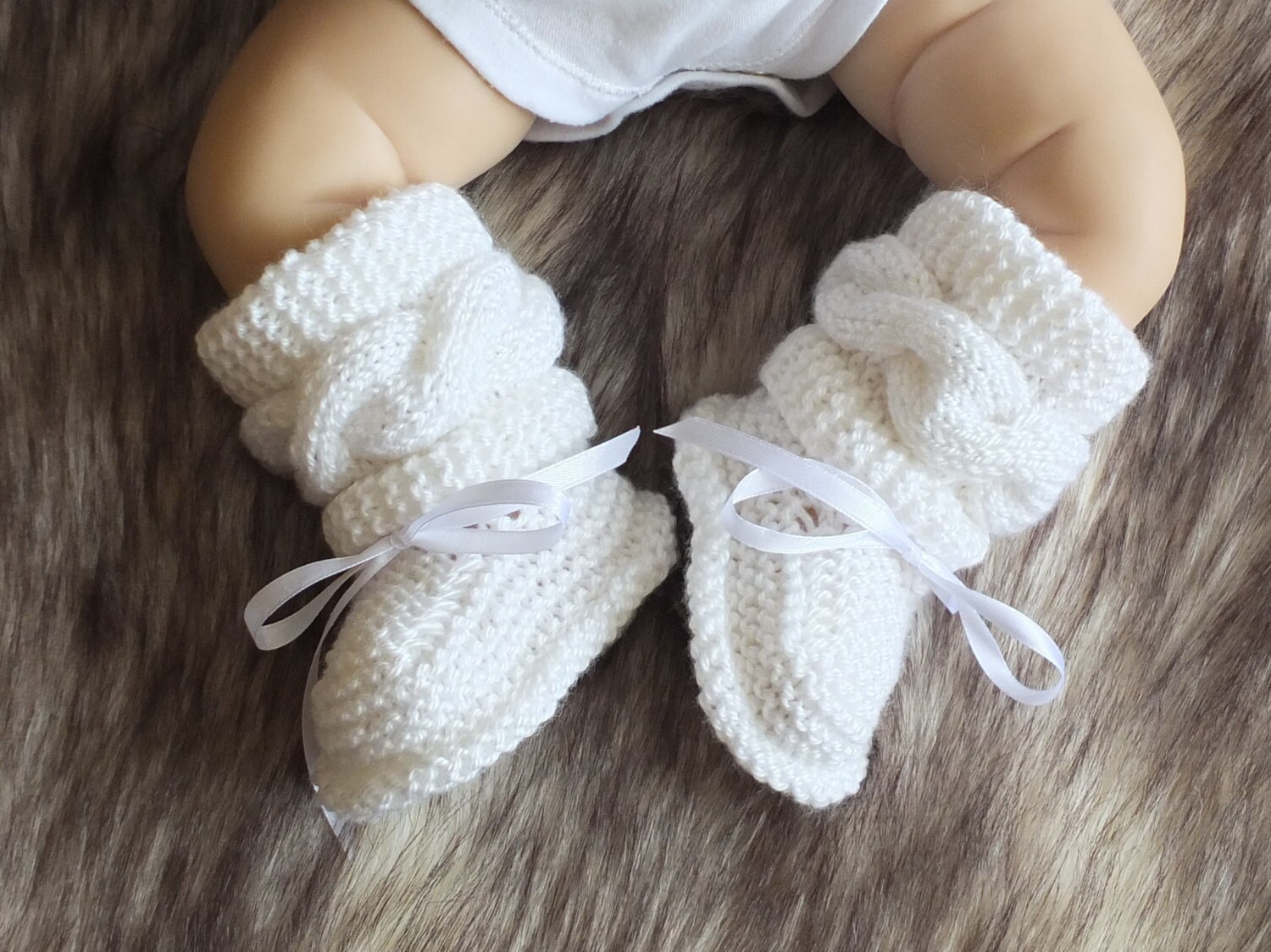 Hand knit White baby boots Cable knitted Baby booties