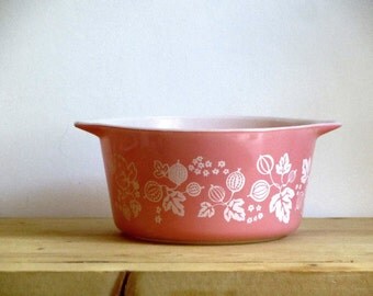 Vintage home decor collectibles and jewelry. by recreated1 on Etsy