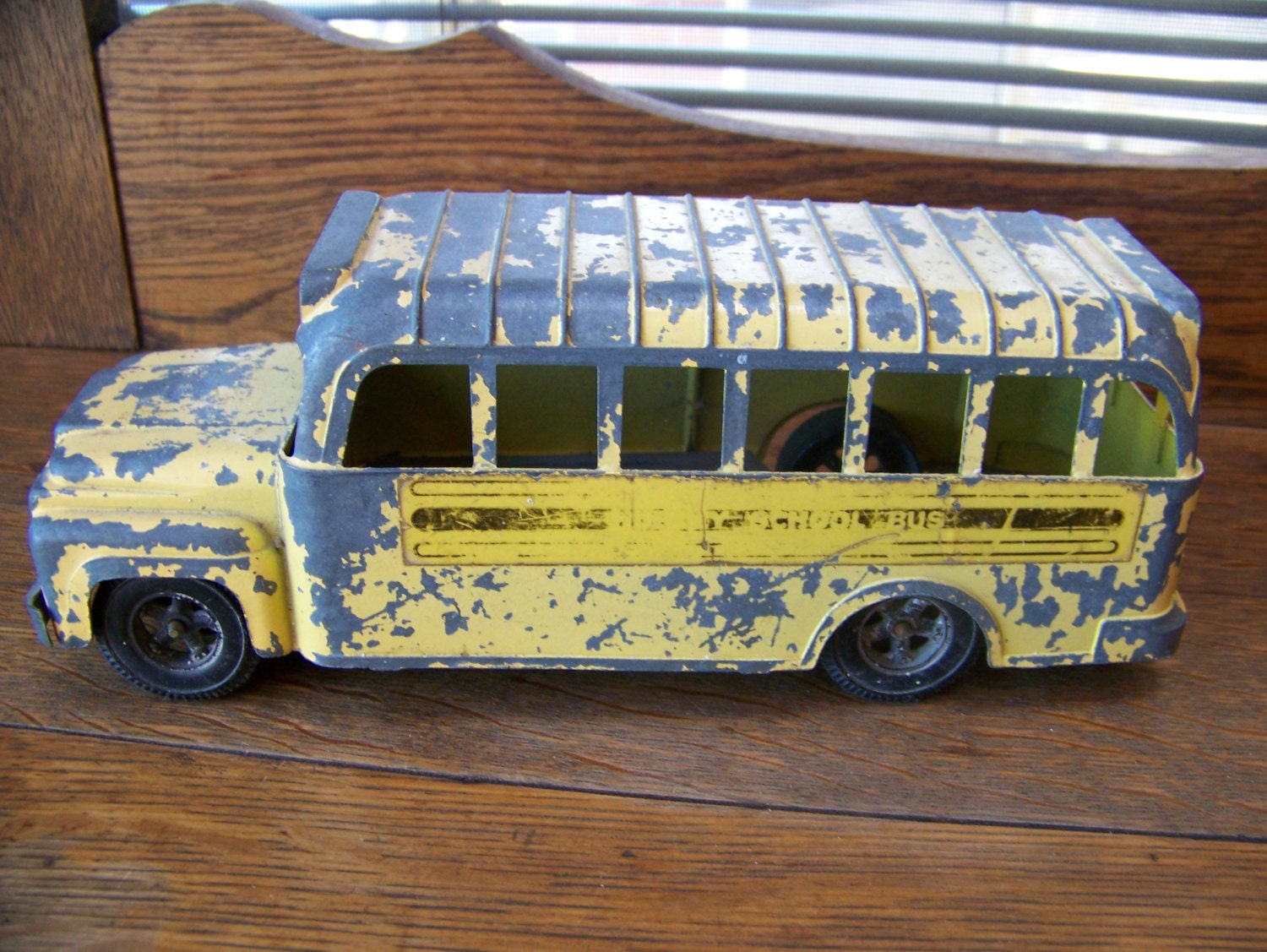 Vintage Metal School Bus Toy 1960's.Vintage Yellow