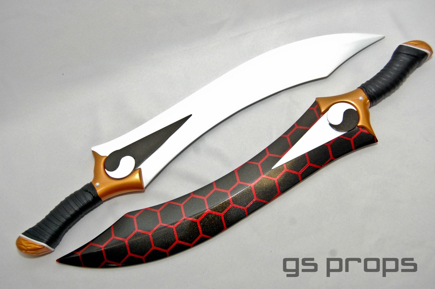 Kanshou and Bakuya Replica Archer Swords