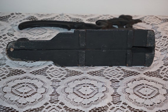 Vintage Cast Iron Black Brighton 3 Elf Jester Cigar Tobacco