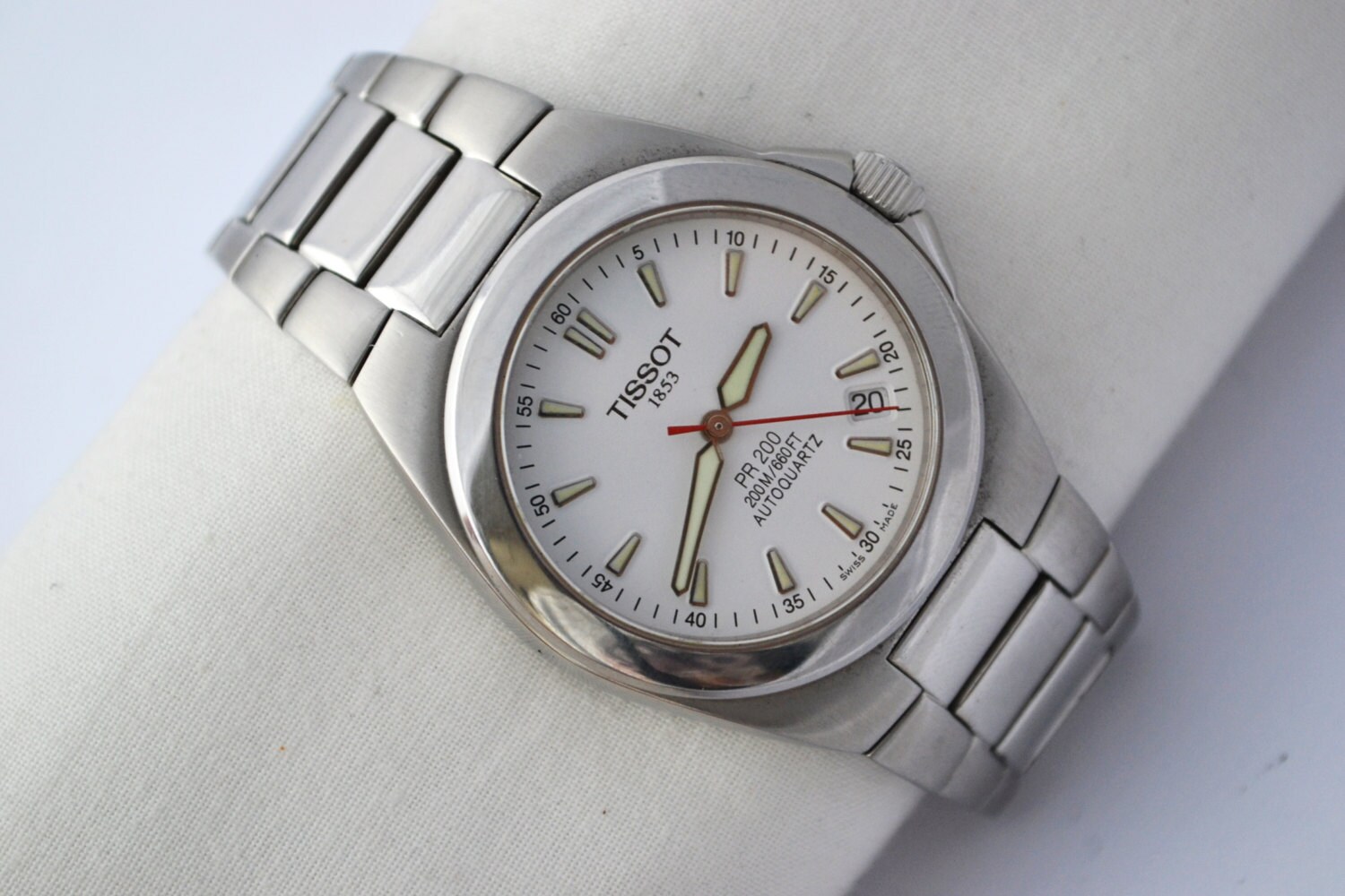 Vintage Tissot 1853 PR200 Stainless Steel Midsize Auto Quartz