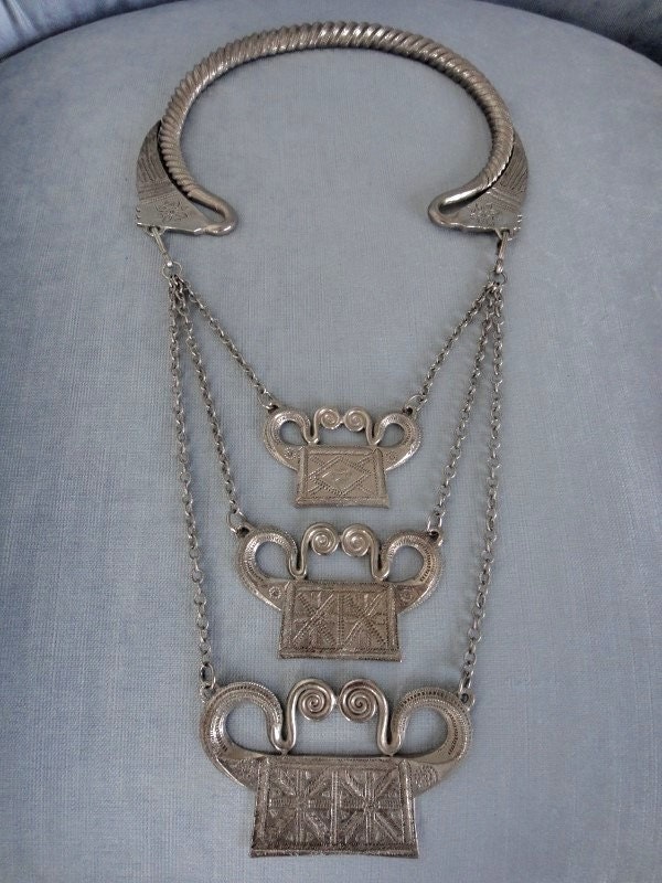 Spectacular ALEXIS KIRK ETRUSCAN Revival Silver Metal 9″ Extra Long Bib ...