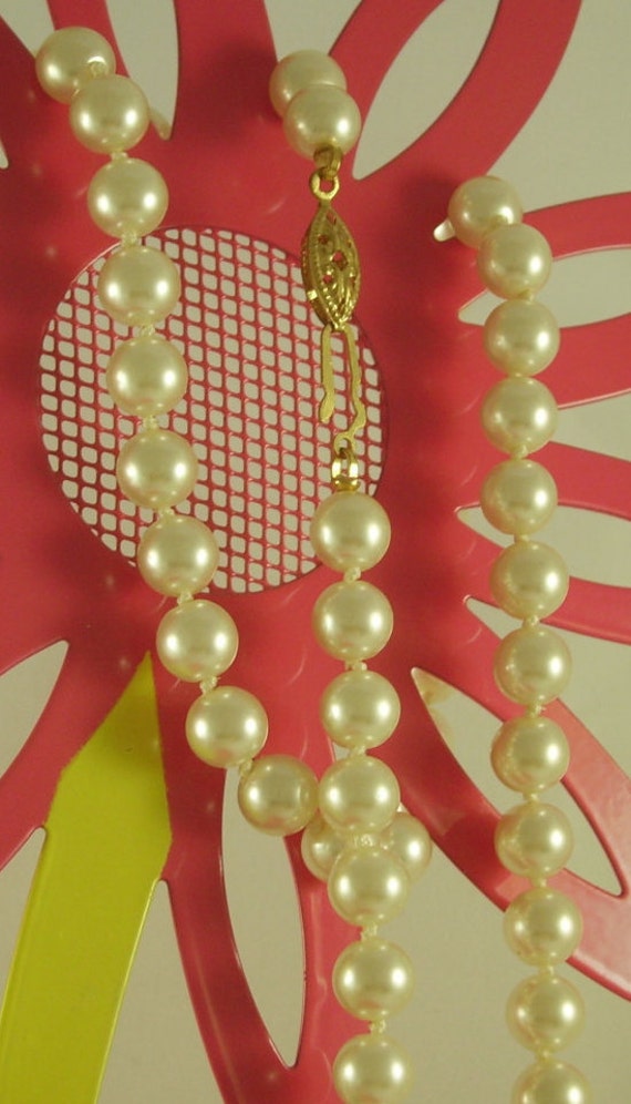 Pearl Necklace She Wore A Pearl Necklace Cultured By Oldladywhite