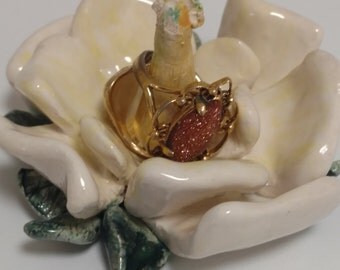 Items similar to Ceramic Flower Ring or Bracelet Holder on Etsy