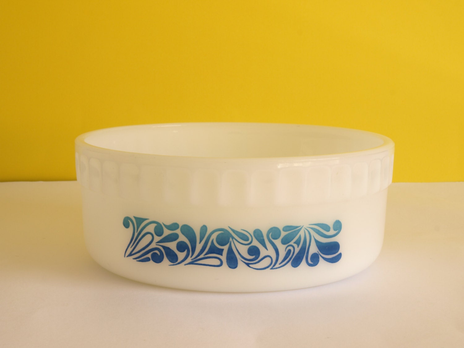 Retro Vintage Agee Crown Ovenware Pyrex in the Paisley Pattern – 70s ...