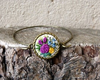 Unique hand-embroidered jewelry. by EmbroideredJewerly on Etsy