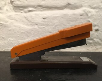 Items similar to Swingline SF-1 Sharp Point Standard Staples; Free ...