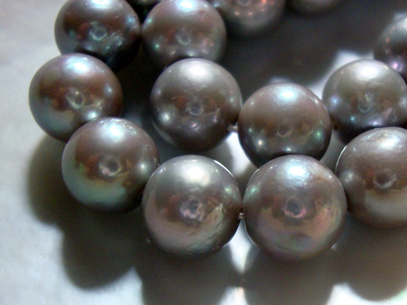 Edison Pearls Round Beautiful Silvery Platinum Grey