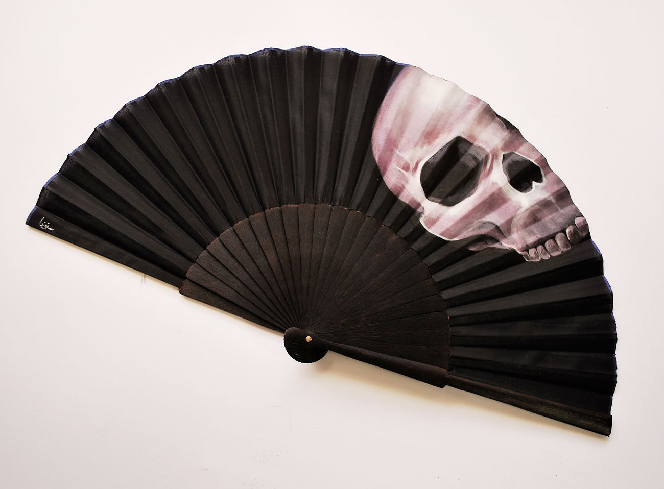 Skull / HALLOWEEN HandFan / Customized Hand painted Fans