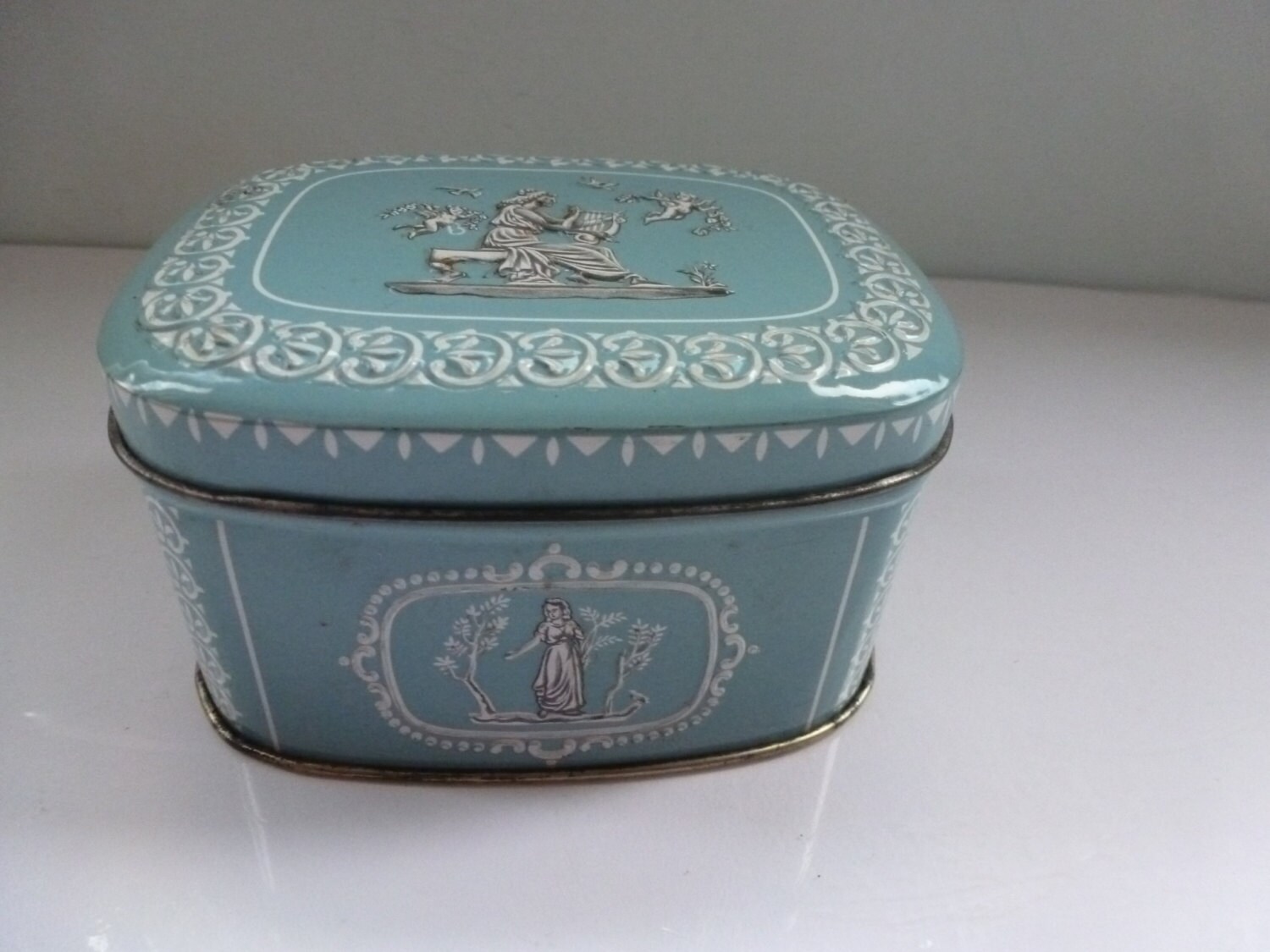 Vintage Tin Made in England Small Tin Pale Blue and White Tin Made in ...