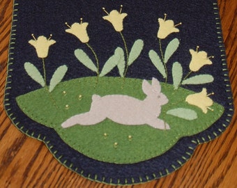 Felt table runner | Etsy