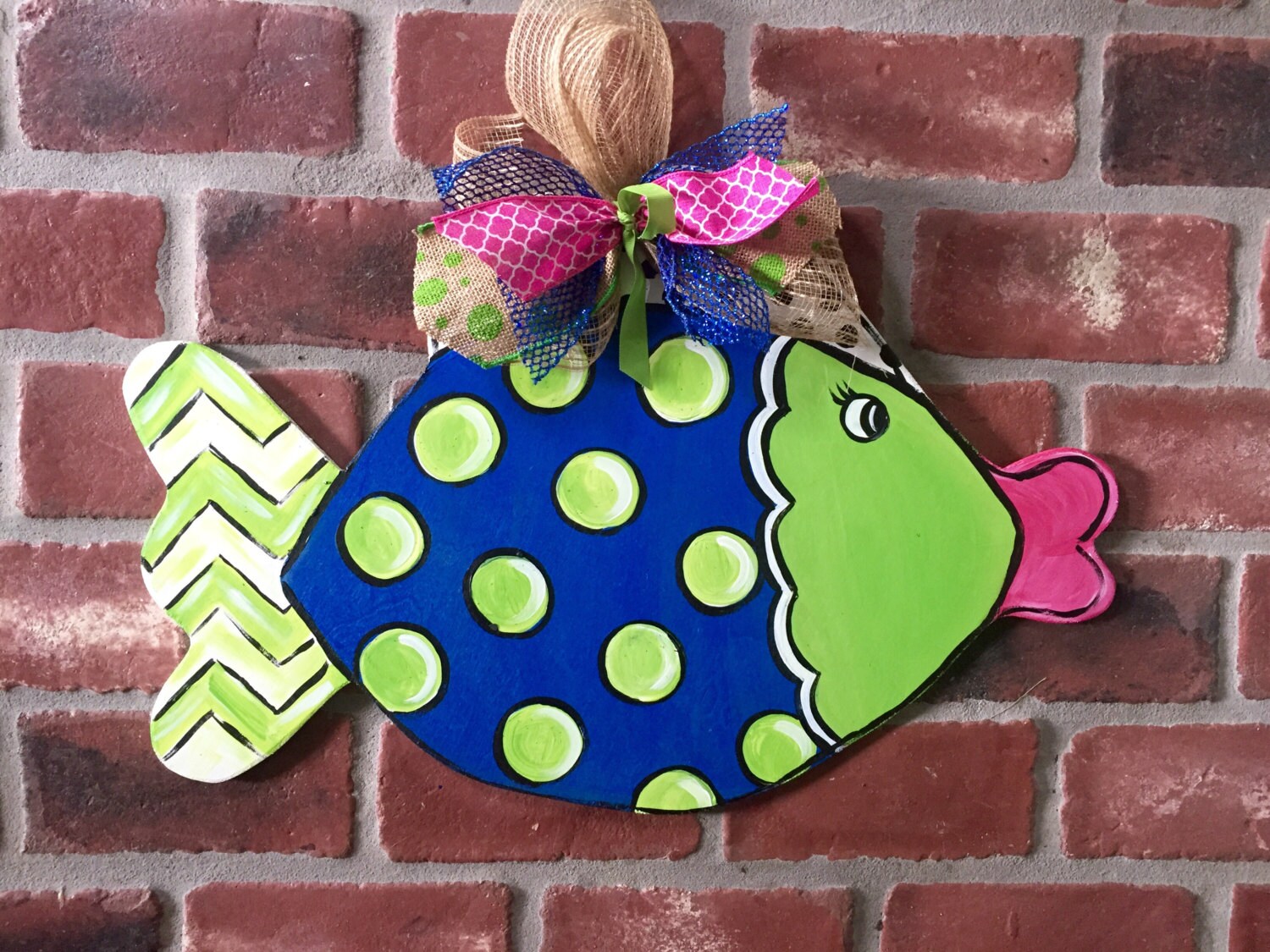 Fish door hanger