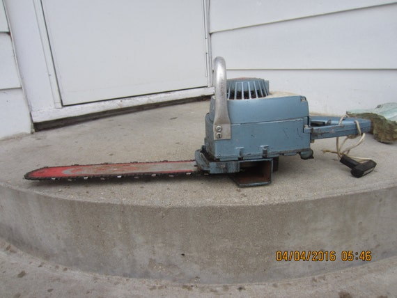 Vintage 1960s Chainsaw Homelite XL-12 Model 3120624 USA