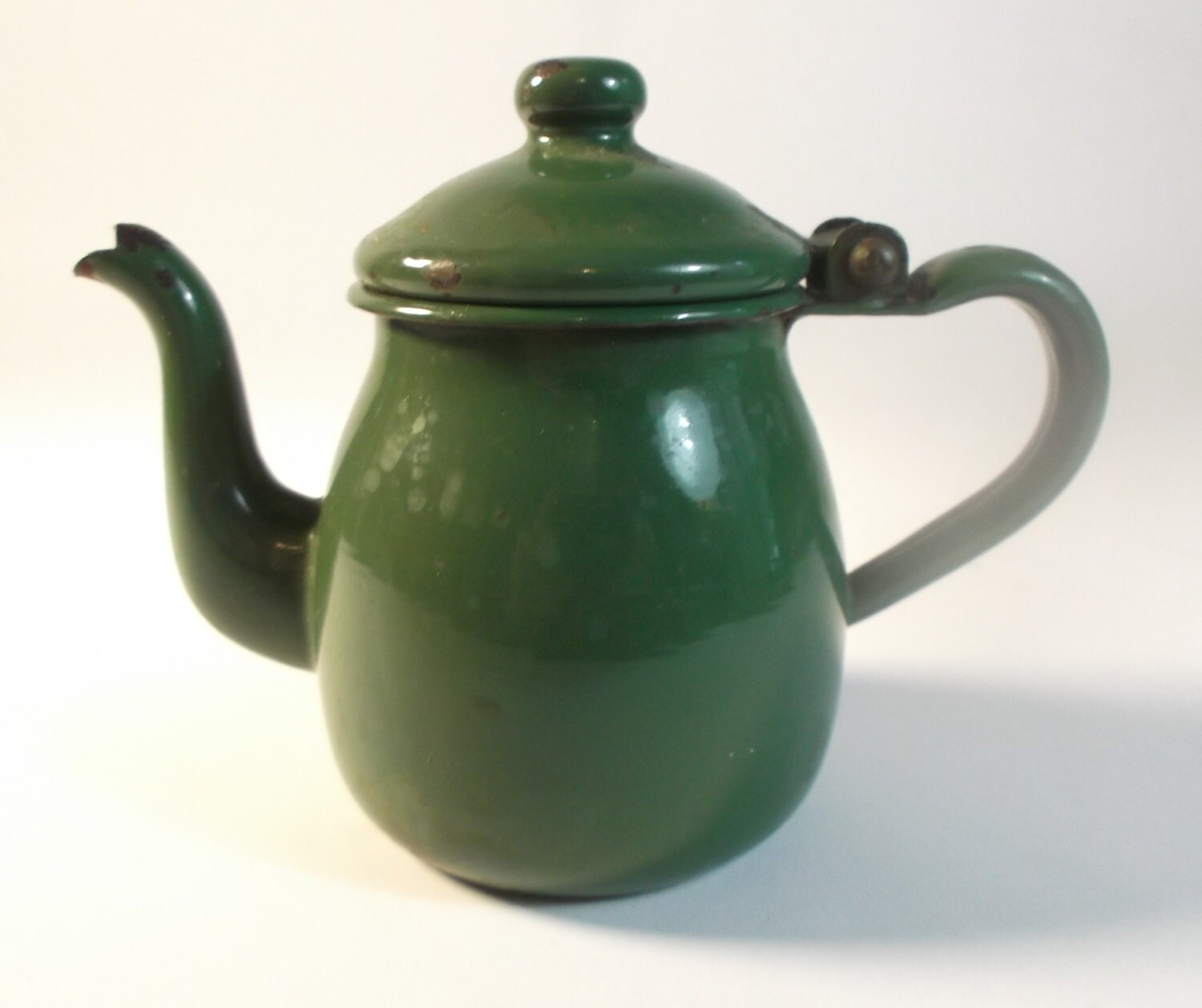 Teapot, 1950s Tiny Green Enamelware Single Serving Teapot – Haute Juice