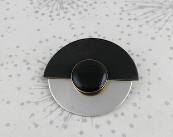 Items similar to Black and Chrome Swarovski Pearl Bracelet on Etsy