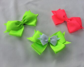 Items similar to Double Bow Ribbon Hair Clip on Etsy