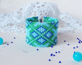 Traditional beadwork | Etsy