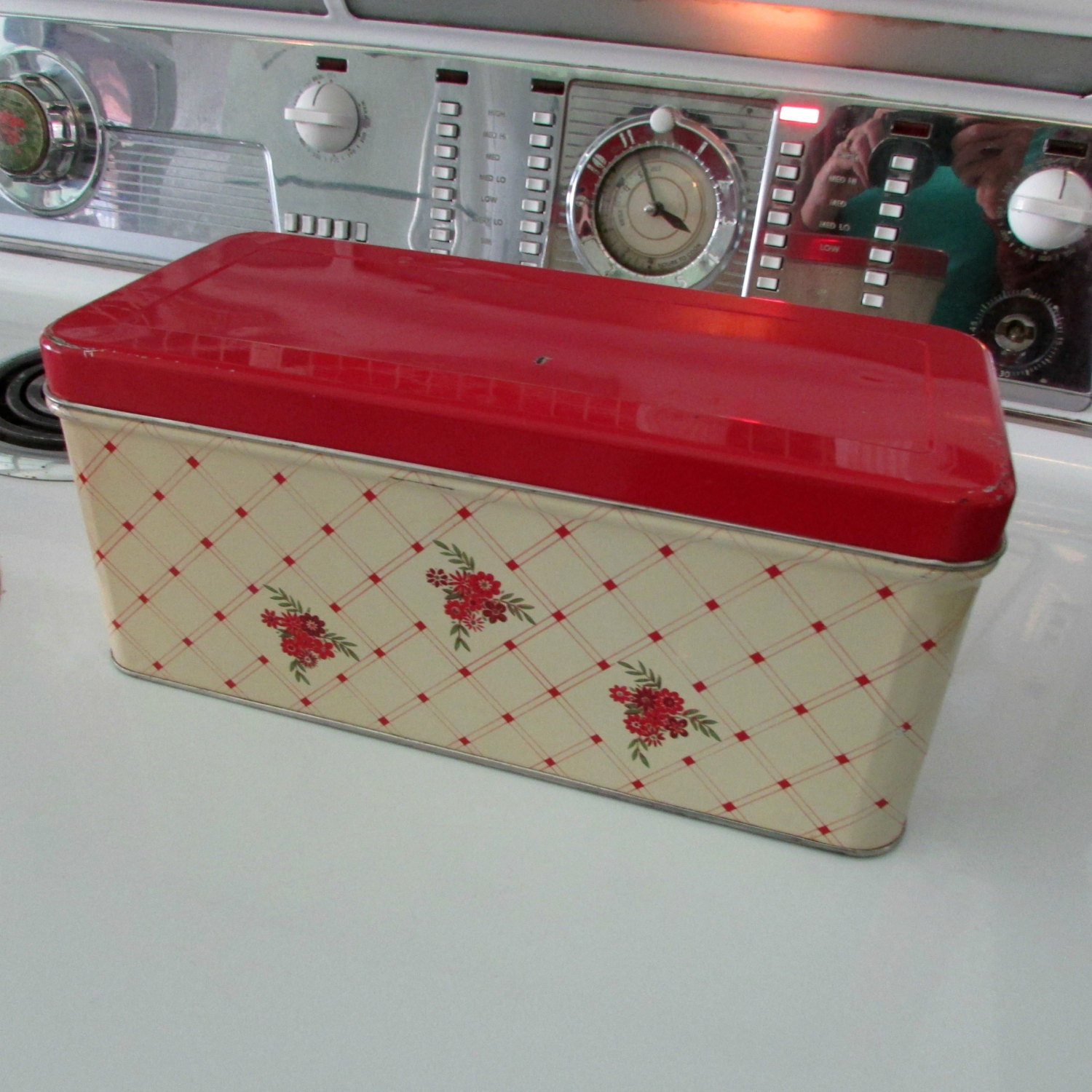 Vintage Bread Box 1940s to 1950s Loaf Size Bread Box Metal