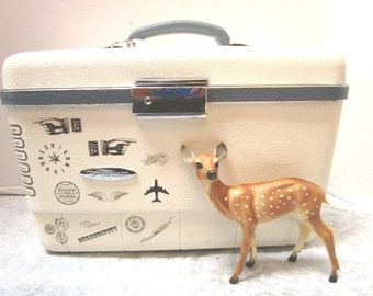 A Junque Gypsy Wagon Full of Really Cool VINTAGE by JunqueGypsy