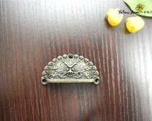 Popular items for seashell knobs on Etsy